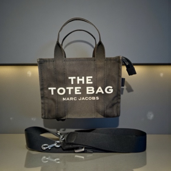 Marc Jacobs | Bags | Marc Jacobs Charcoal Textured Handbag | Poshmark